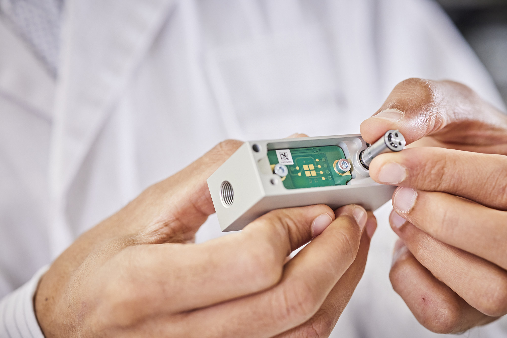 Optimize Performance with Our Compact Mass Flow Controller | IMI