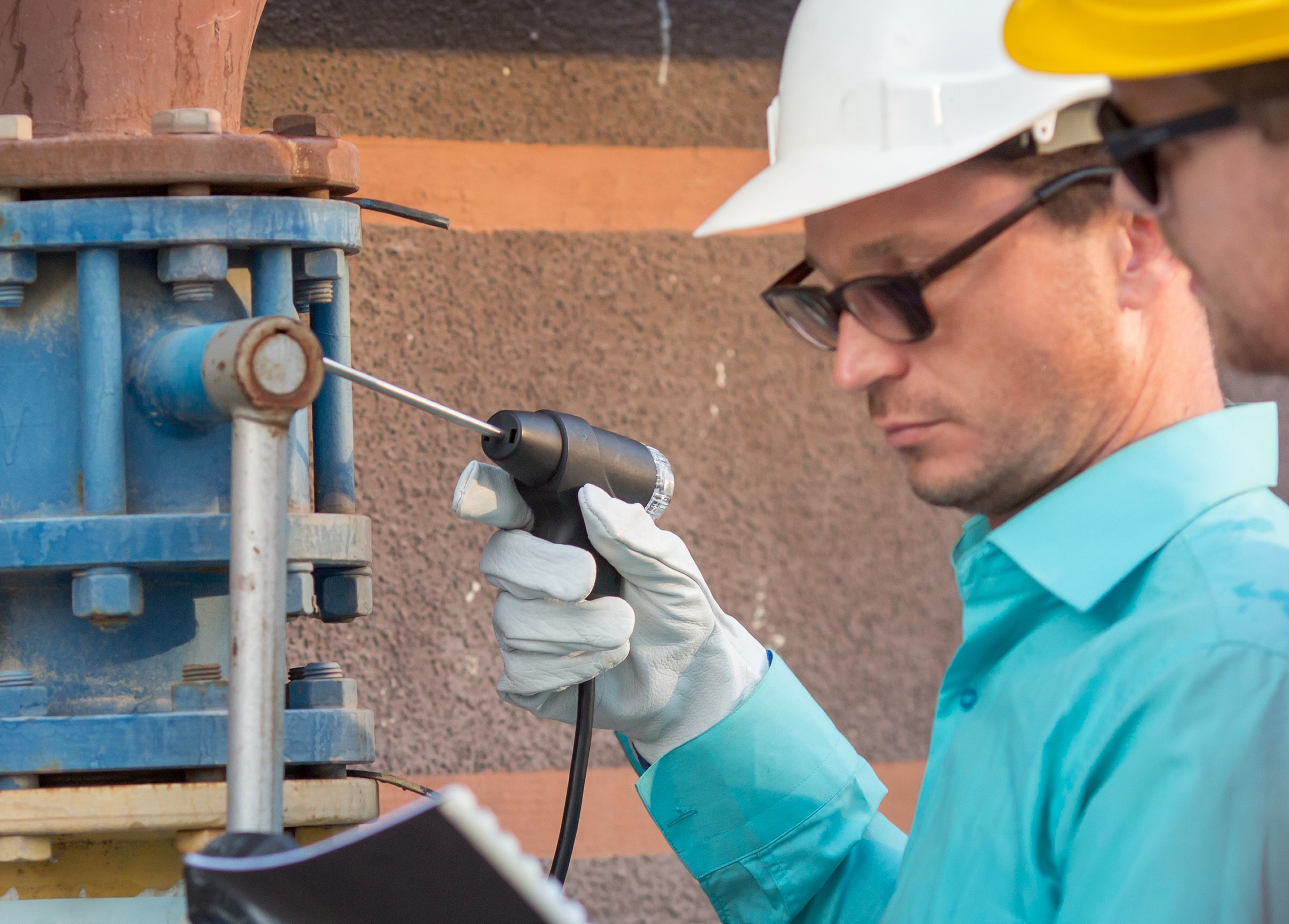 Miniature Valve Technology for Hand-held Helium Detection Gun | IMI